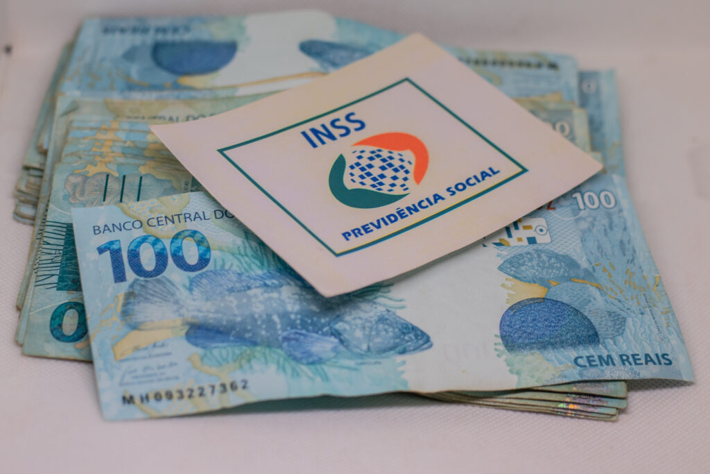 Governo não desampara brasileiros e atualiza benefícios do INSS para ...
