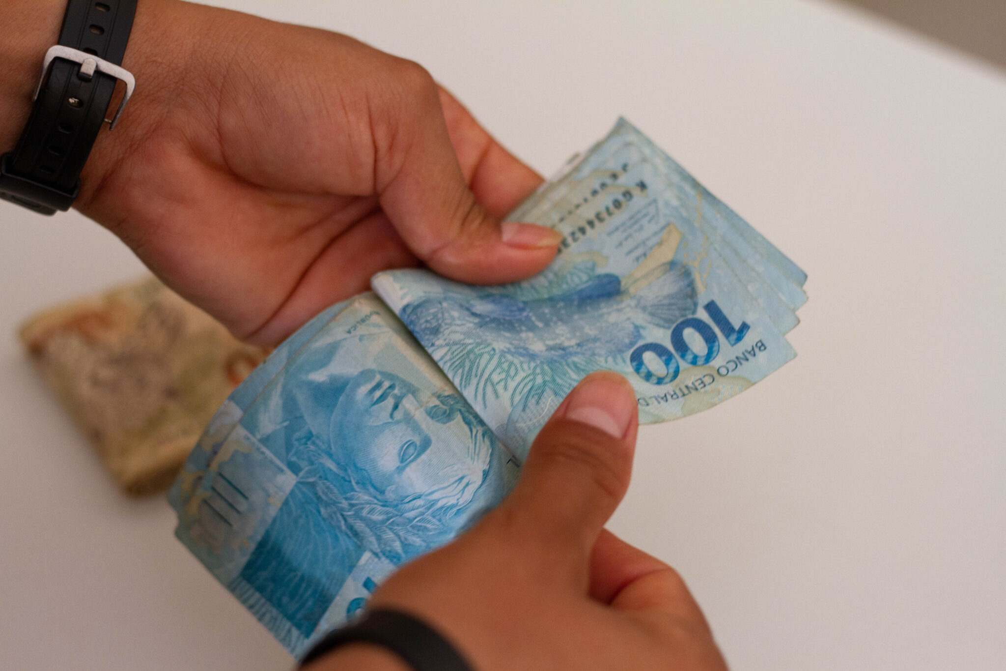 Quem tem conta no Caixa Tem pode receber Pix de R$ 200 do Governo; Veja ...