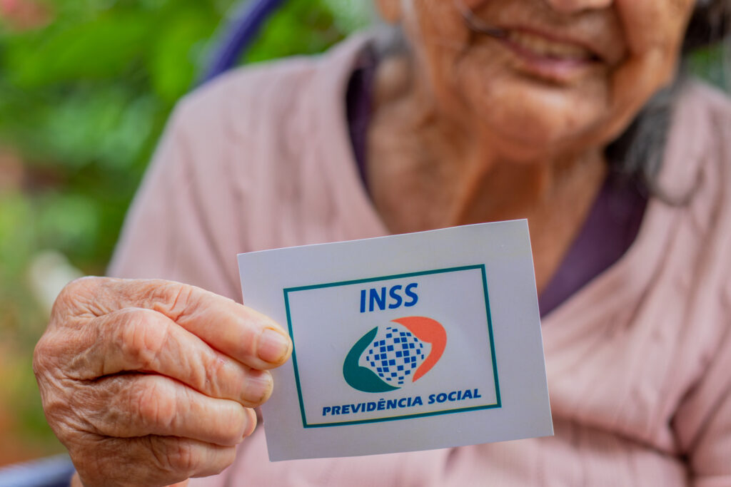 INSS em ALERTA: De 10, 9 benefícios são BLOQUEADOS; Confira como evitar ...