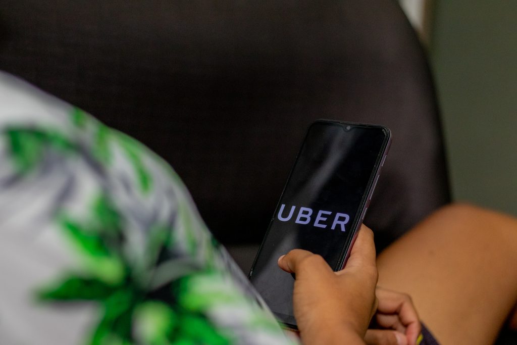 Nova lei da Uber BLOQUEIA passageiros por 1 única atitude - Guia do Benefício